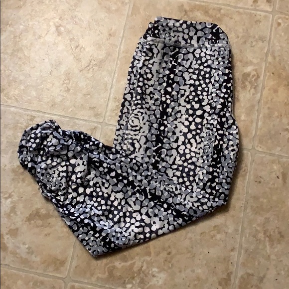 lukka | Pants & Jumpsuits | Lukka Capri Yoga Pants | Poshmark